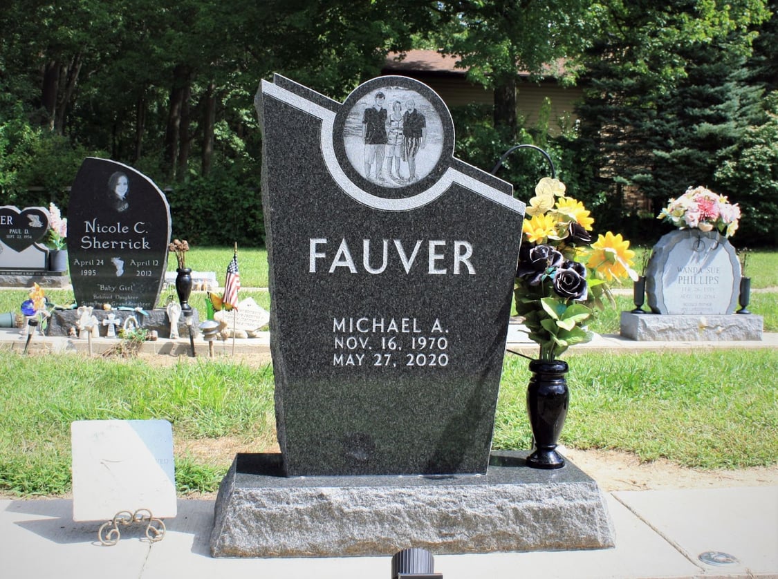 The Meanings of Common Tombstone Symbols and Icons